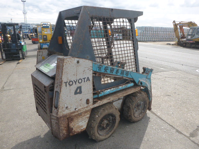 USED SKID STEERING LOADER TOYOTA 4SDK4 10536 (F.UCHIYAMA & CO.,LTD.)