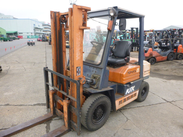 USED DIESEL FORKLIFT TOYOTA 5FD25 48208 (F.UCHIYAMA & CO.,LTD.)