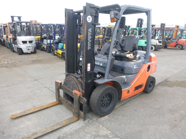 USED DIESEL FORKLIFT TOYOTA 50-8FD20 17750 (F.UCHIYAMA & CO.,LTD.)