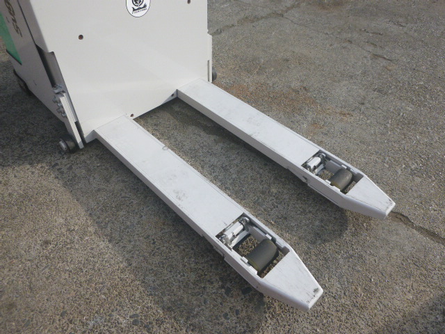 USED PALLET TRUCK FORKLIFT SUGICO LW131AU-570 5C608402 (F.UCHIYAMA & CO ...