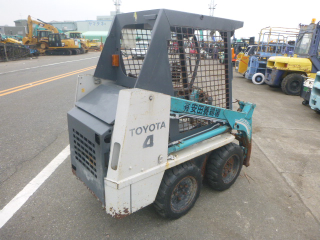 USED SKID STEERING LOADER TOYOTA 4SDK4 11739 (F.UCHIYAMA & CO.,LTD.)