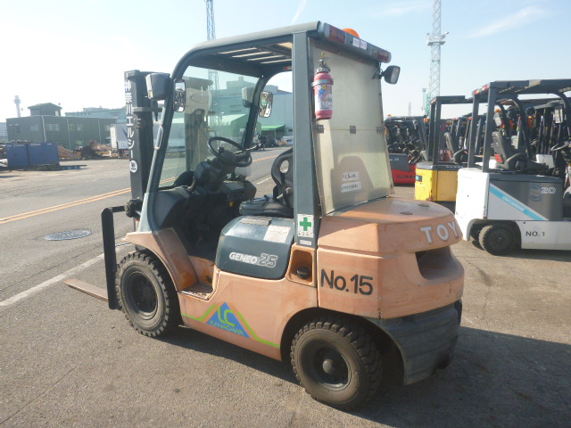 USED DIESEL FORKLIFT TOYOTA 02-7FD25 18042 (F.UCHIYAMA & CO.,LTD.)