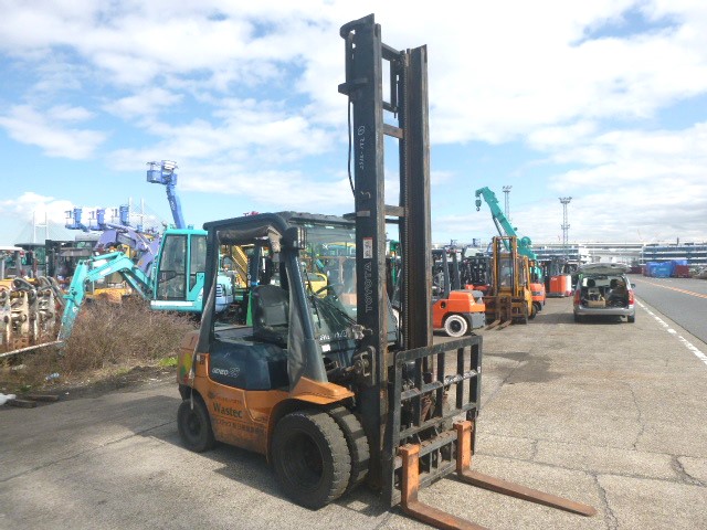 USED DIESEL FORKLIFT TOYOTA 7FD25 22457 (F.UCHIYAMA & CO.,LTD.)