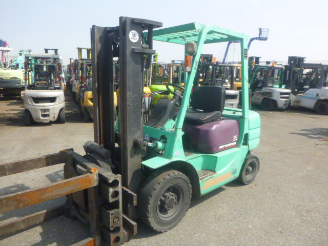 USED DIESEL FORKLIFT MITSUBISHI FD25 F18B-57111 (F.UCHIYAMA & CO.,LTD.)