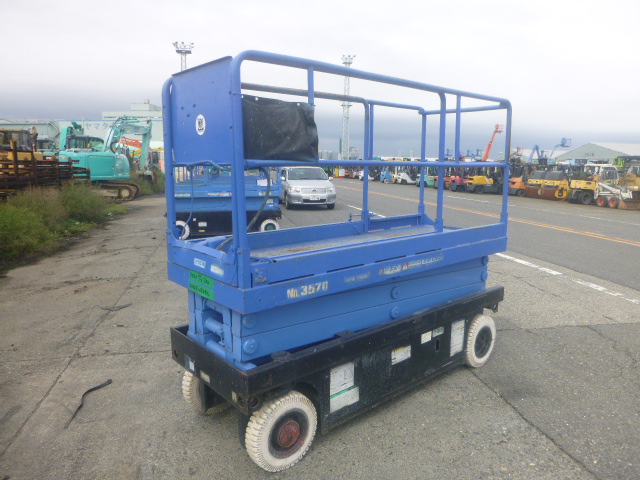 USED VERTICAL LIFT / SCISSOR LIFT AICHI SV06B 694915 (F.UCHIYAMA & CO.,LTD.)